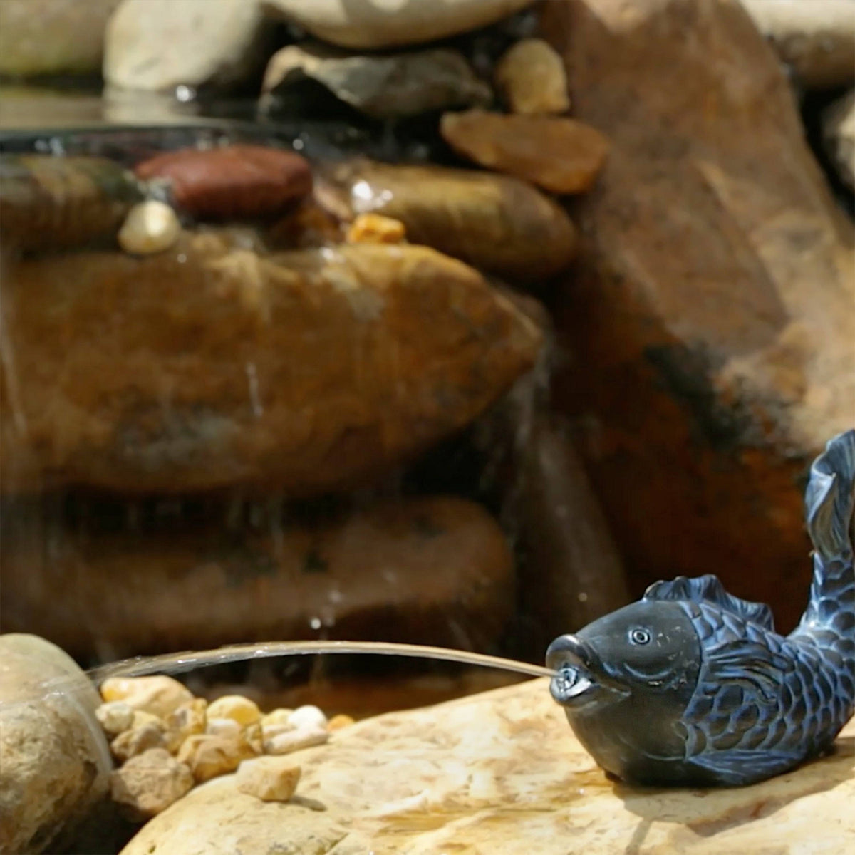 Fish Spitter, Blue – pond boss